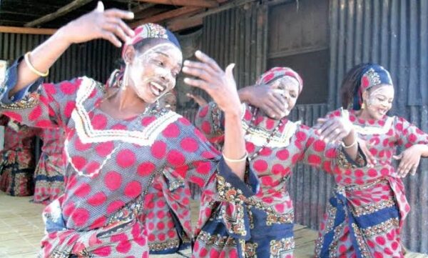 Nampula celebra a força da tradição no vibrante Festival Karama Kunene ...