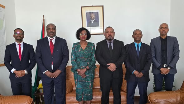 Niassa apresenta novos delegados de Meteorologia, Aeroportos e Tmcel ...